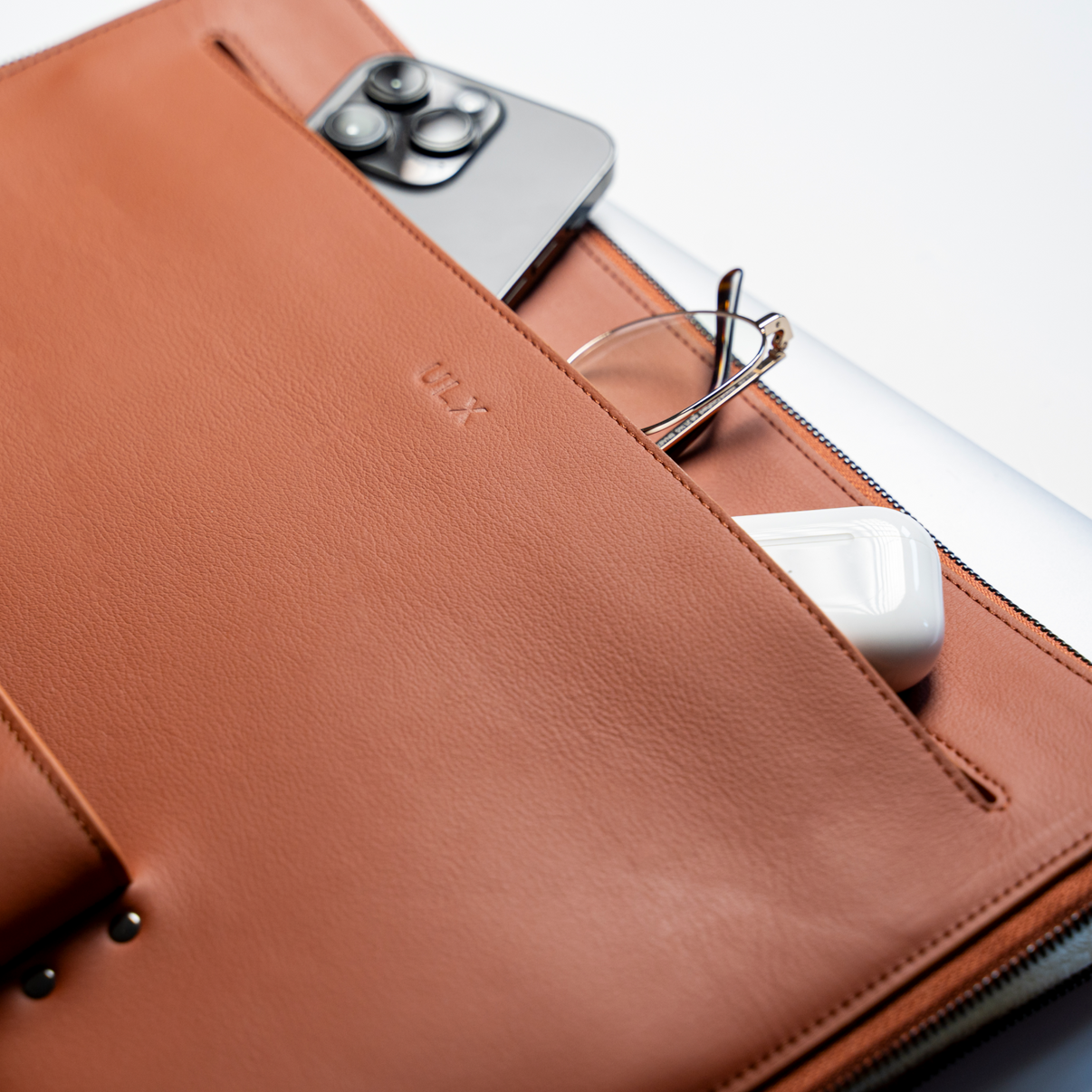 Minimal Leather MacBook Sleeve - Brown – ULX